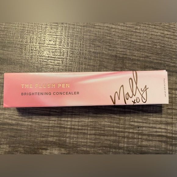 Mally Beauty | Makeup | Mally The Plush Pen Brightening Concealer ...
